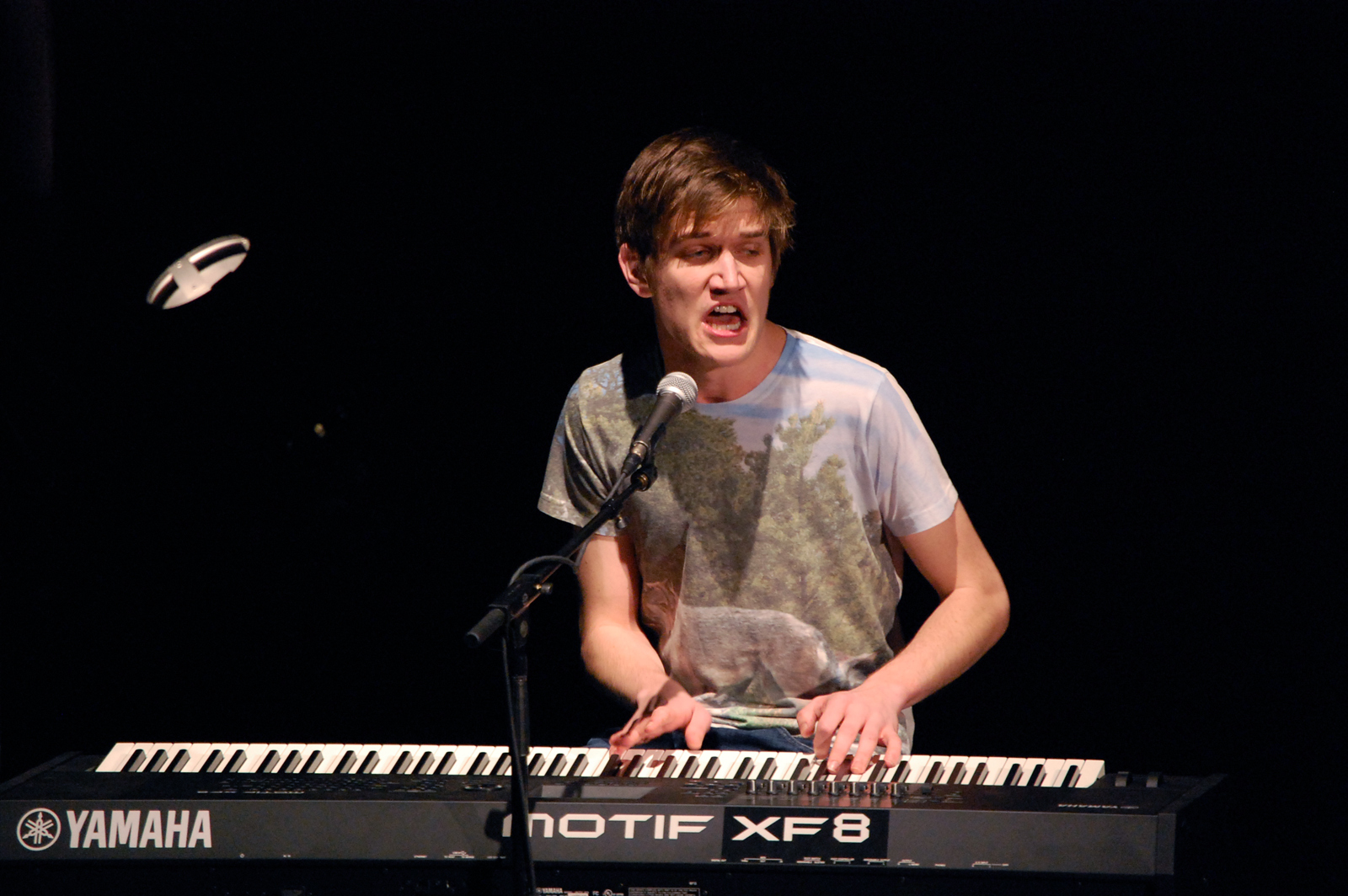 Bo Burnham Puts On a Real Show