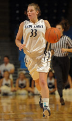 Women's Basketball Beat Illinois 83-62