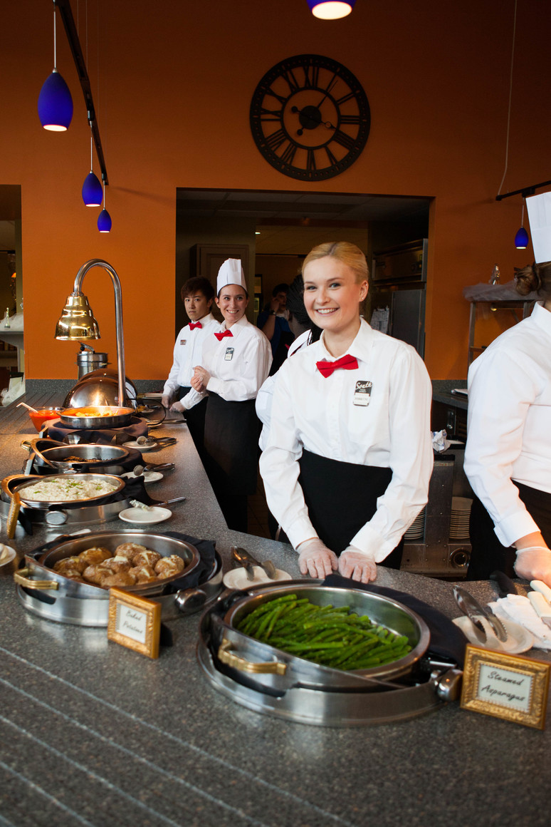 Redifer Dining Hall to Host Annual Hollywood Nights Dinner