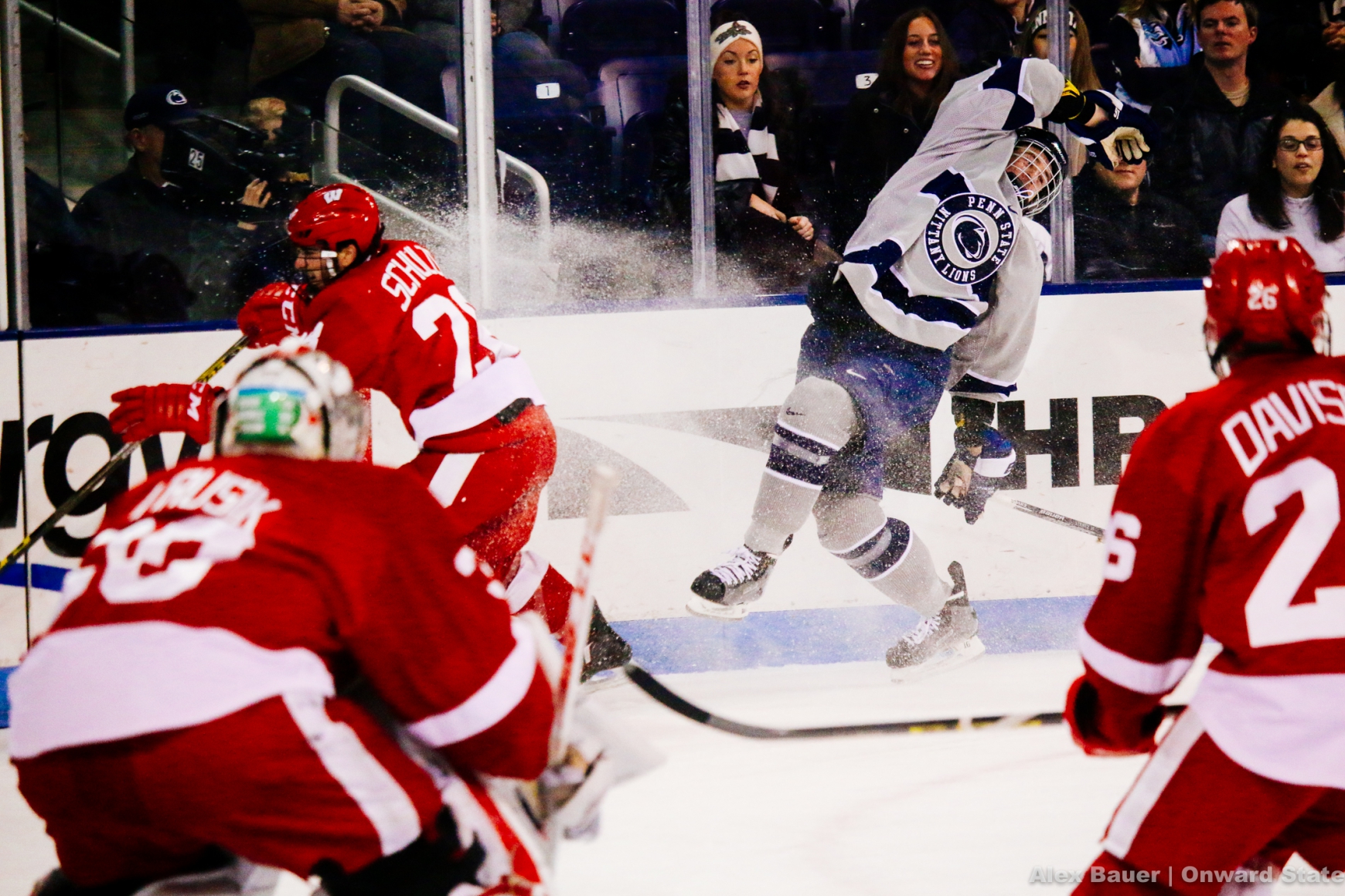 Weekend Sports Recap: Men's Hockey Sweeps As Track Breaks Records