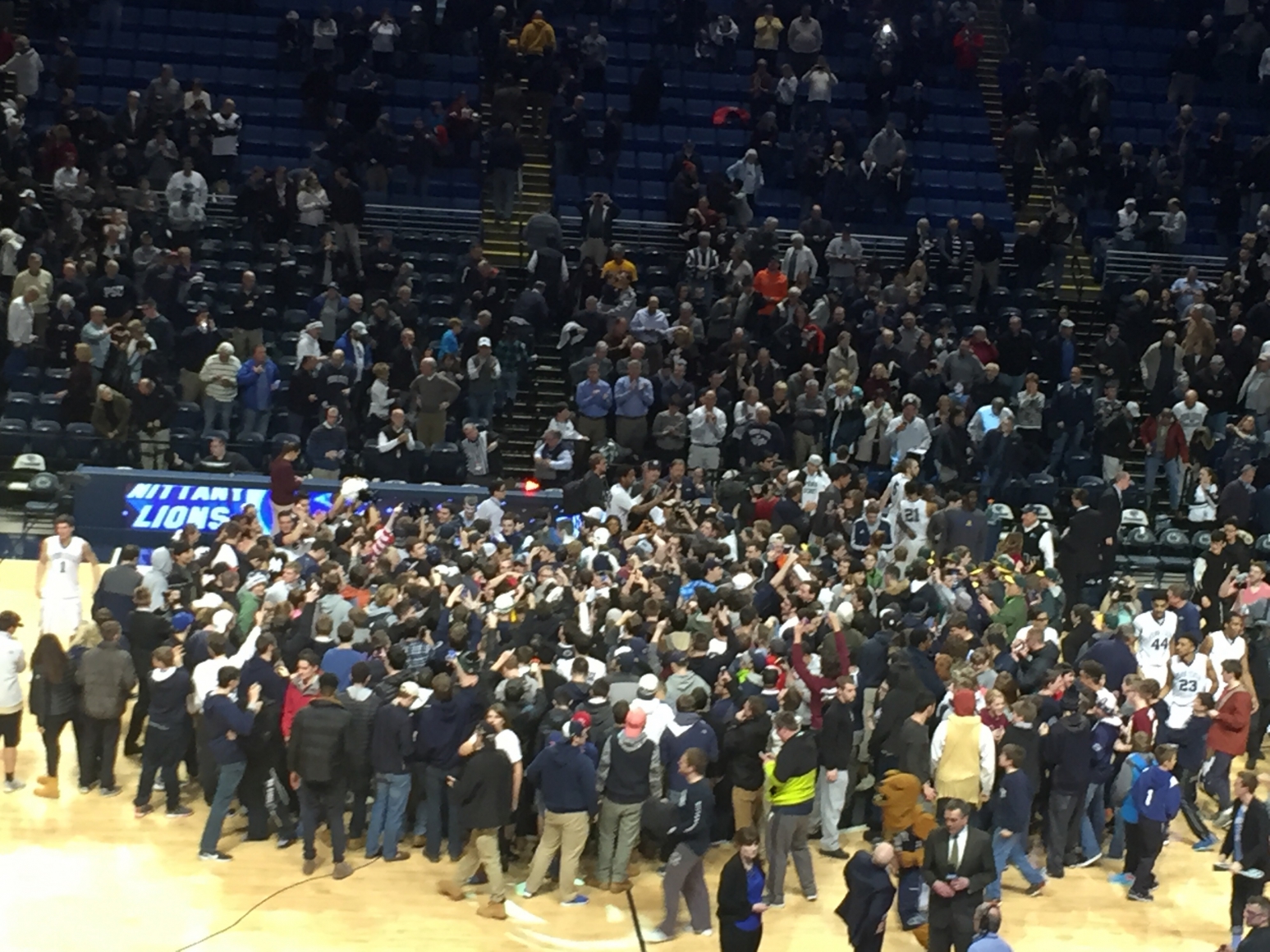 #OneTeam: How Penn State's Respective Student Sections Are Coming Together