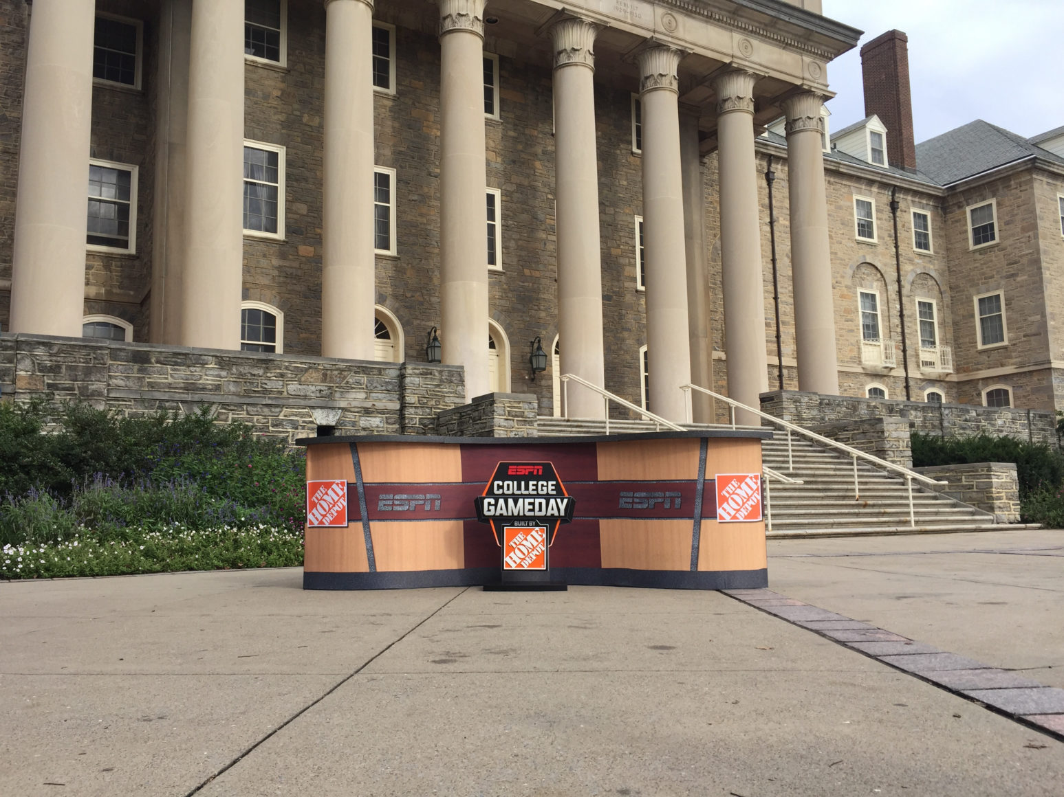 Take Your Picture At The College GameDay Desk In Front Of Old Main ...