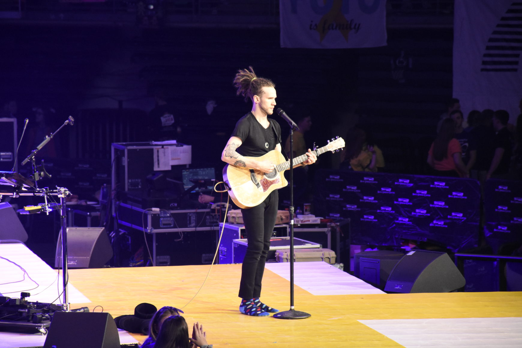 My Hero Zero Frontman Jason O Performs Brief Solo Set At THON 2019 ...