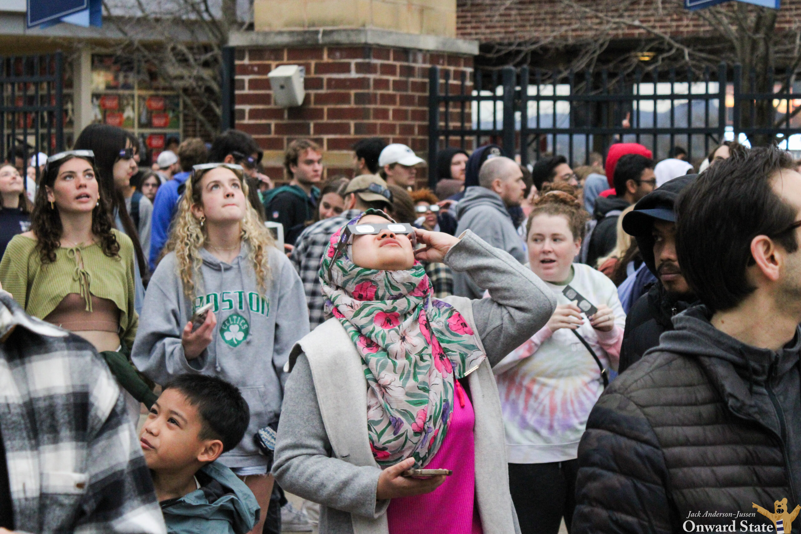 [Photo Story] Solar Eclipse Dims Happy Valley | Onward State