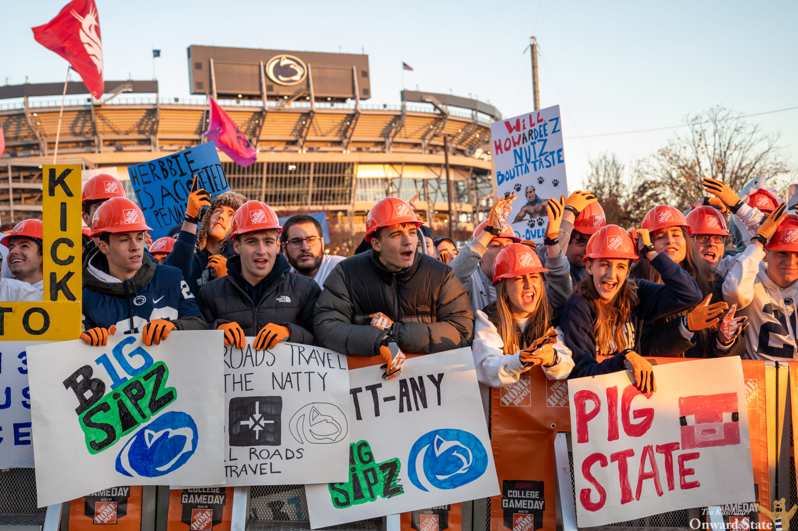 Power Ranking The Best Signs At College GameDay | Onward State