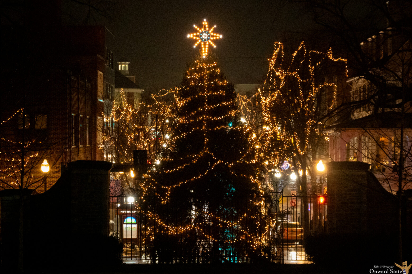 We Wish You A Stately Christmas: The Ultimate Guide To A Penn State ...